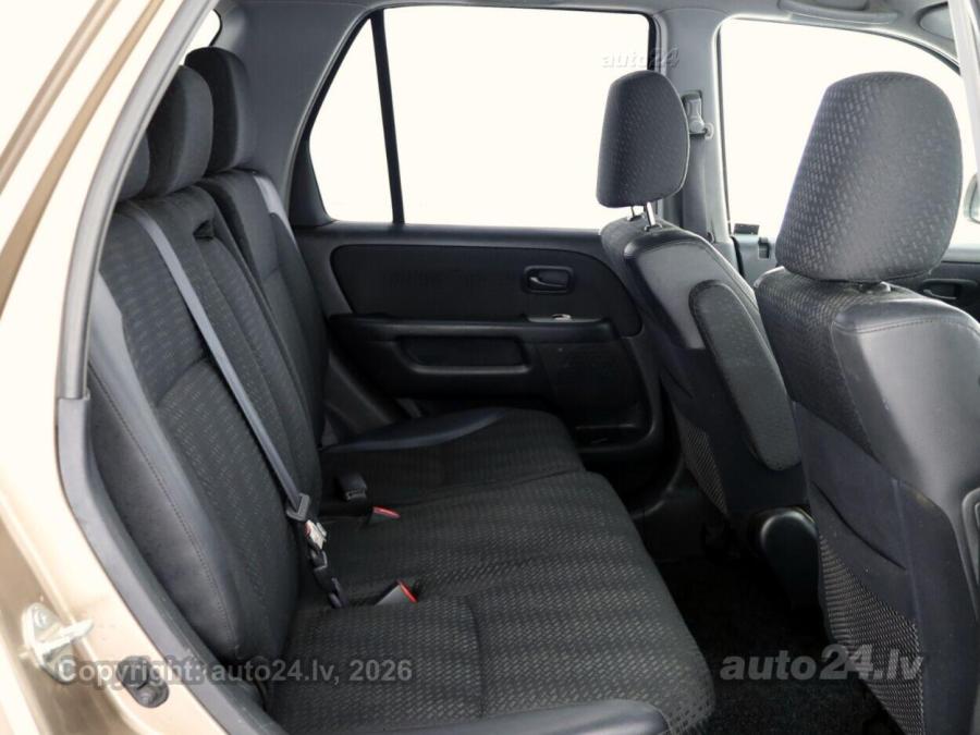 Smilšu krāsa Honda CR-V 2002 Tallina, ar dzinēja tilpumu 2.00 L un nobraukumu 216 tūkst. km par 1999 €, foto 7 vietnē AUTOMOTO.COM.LV