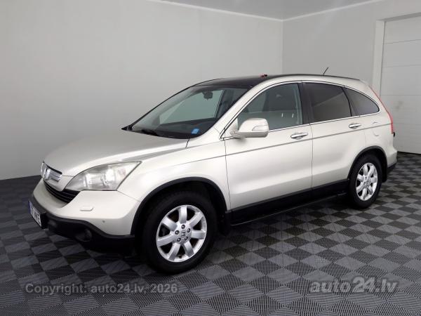Honda CR-V 2007 in Tallinn on AUTOMOTO.COM.LV Beige Honda CR-V 2007 in Tallinn, with an engine capacity of 2.00 L and mileage of 267 thousand km for 2999 €, photo 3 on AUTOMOTO.COM.LV