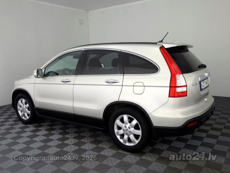 Smilšu krāsa Honda CR-V 2007 Tallina, ar dzinēja tilpumu 2.00 L un nobraukumu 267 tūkst. km par 2999 €, foto 5 vietnē AUTOMOTO.COM.LV