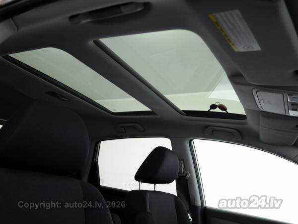 Honda CR-V 2007 in Tallinn on AUTOMOTO.COM.LV Beige Honda CR-V 2007 in Tallinn, with an engine capacity of 2.00 L and mileage of 267 thousand km for 2999 €, photo 9 on AUTOMOTO.COM.LV