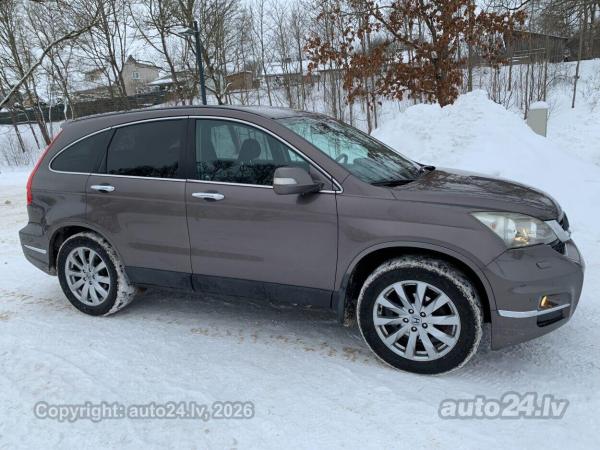 Smilšu krāsa Honda CR-V 2012 Rakvere, ar dzinēja tilpumu 2.00 L un nobraukumu 174 tūkst. km par 8900 €, foto 3 vietnē AUTOMOTO.COM.LV