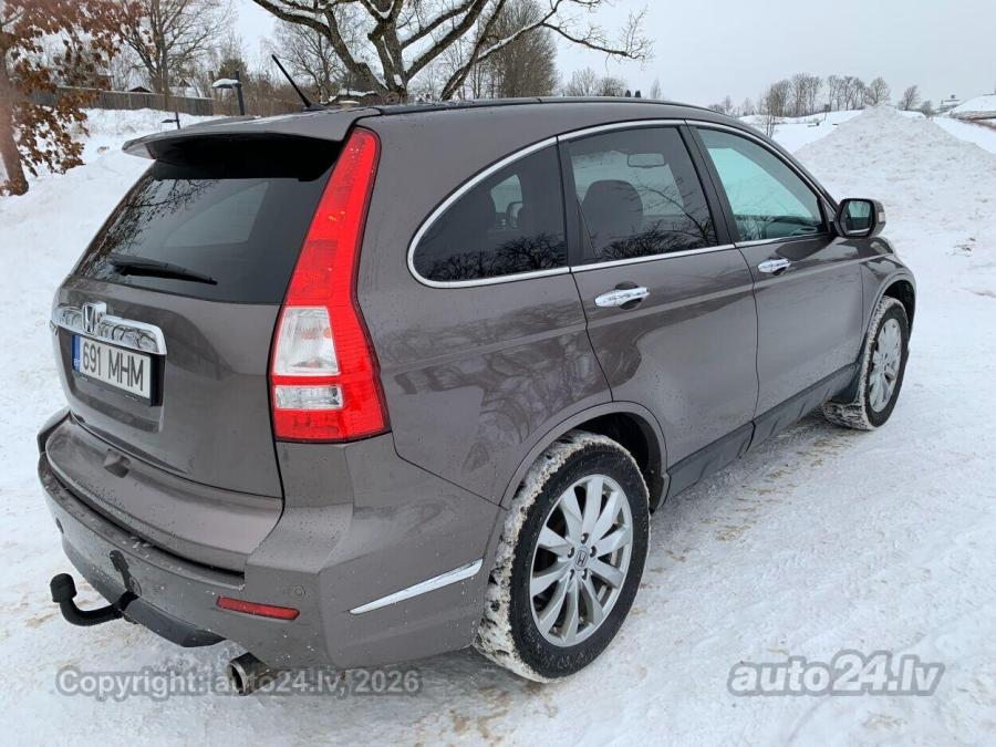Beige Honda CR-V 2012 in Rakvere, with an engine capacity of 2.00 L and mileage of 174 thousand km for 8900 €, photo 4 on AUTOMOTO.COM.LV