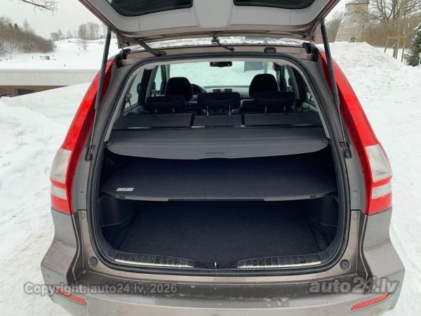 Smilšu krāsa Honda CR-V 2012 Rakvere, ar dzinēja tilpumu 2.00 L un nobraukumu 174 tūkst. km par 8900 €, foto 8 vietnē AUTOMOTO.COM.LV