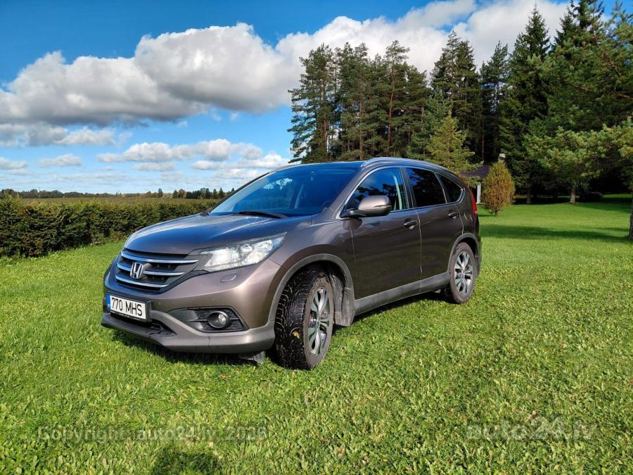 Beige Honda CR-V 2012 in Rapla, with an engine capacity of 2.00 L and mileage of 309 thousand km for 8000 €, photo 3 on AUTOMOTO.COM.LV