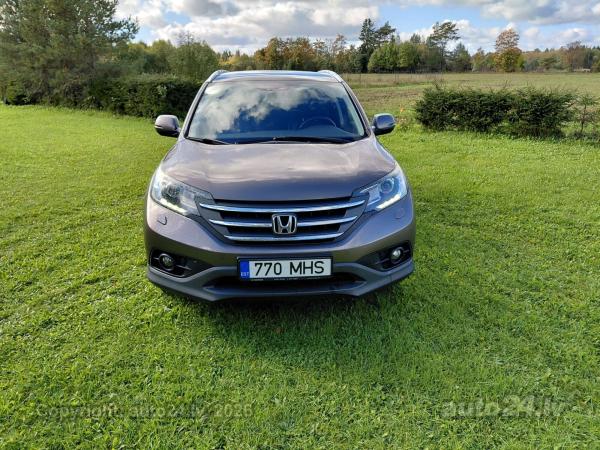 Beige Honda CR-V 2012 in Rapla, with an engine capacity of 2.00 L and mileage of 309 thousand km for 8000 €, photo 4 on AUTOMOTO.COM.LV
