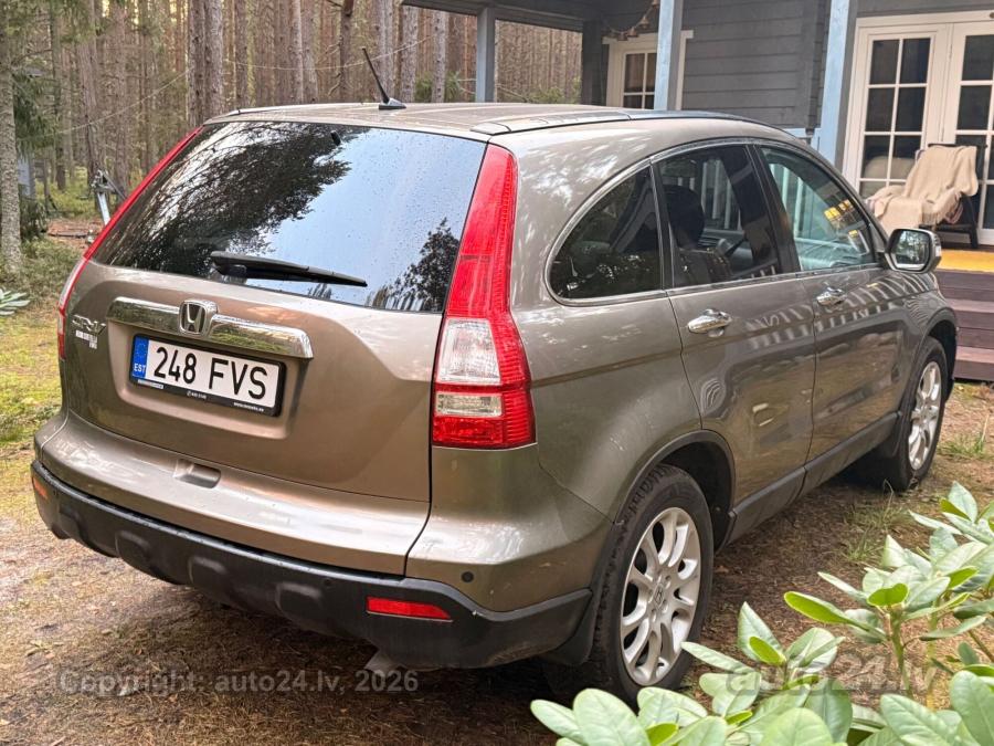 Smilšu krāsa Honda CR-V 2008 Tallina, ar dzinēja tilpumu 2.20 L un nobraukumu 276 tūkst. km par 5900 €, foto 6 vietnē AUTOMOTO.COM.LV