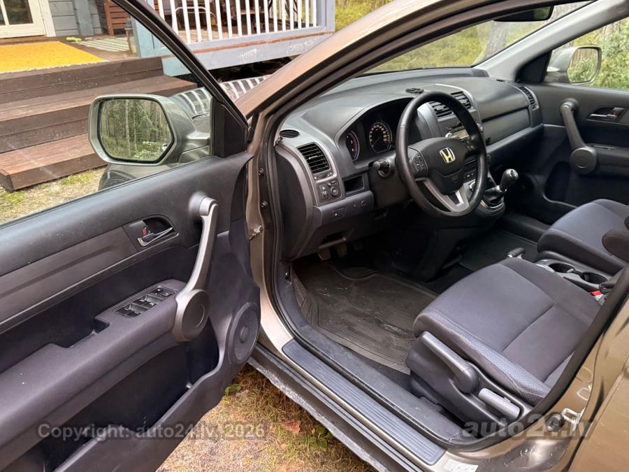 Smilšu krāsa Honda CR-V 2008 Tallina, ar dzinēja tilpumu 2.20 L un nobraukumu 276 tūkst. km par 5900 €, foto 11 vietnē AUTOMOTO.COM.LV