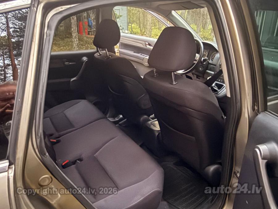 Smilšu krāsa Honda CR-V 2008 Tallina, ar dzinēja tilpumu 2.20 L un nobraukumu 276 tūkst. km par 5900 €, foto 14 vietnē AUTOMOTO.COM.LV