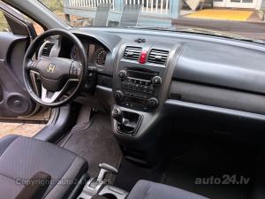 Smilšu krāsa Honda CR-V 2008 Tallina, ar dzinēja tilpumu 2.20 L un nobraukumu 276 tūkst. km par 5900 €, foto 15 vietnē AUTOMOTO.COM.LV