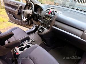 Smilšu krāsa Honda CR-V 2008 Tallina, ar dzinēja tilpumu 2.20 L un nobraukumu 276 tūkst. km par 5900 €, foto 16 vietnē AUTOMOTO.COM.LV
