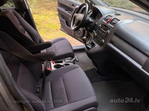 Smilšu krāsa Honda CR-V 2008 Tallina, ar dzinēja tilpumu 2.20 L un nobraukumu 276 tūkst. km par 5900 €, foto 17 vietnē AUTOMOTO.COM.LV