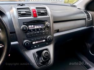 Smilšu krāsa Honda CR-V 2008 Tallina, ar dzinēja tilpumu 2.20 L un nobraukumu 276 tūkst. km par 5900 €, foto 20 vietnē AUTOMOTO.COM.LV