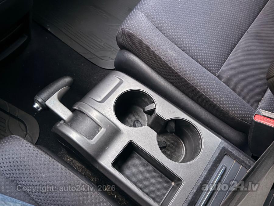 Smilšu krāsa Honda CR-V 2008 Tallina, ar dzinēja tilpumu 2.20 L un nobraukumu 276 tūkst. km par 5900 €, foto 21 vietnē AUTOMOTO.COM.LV