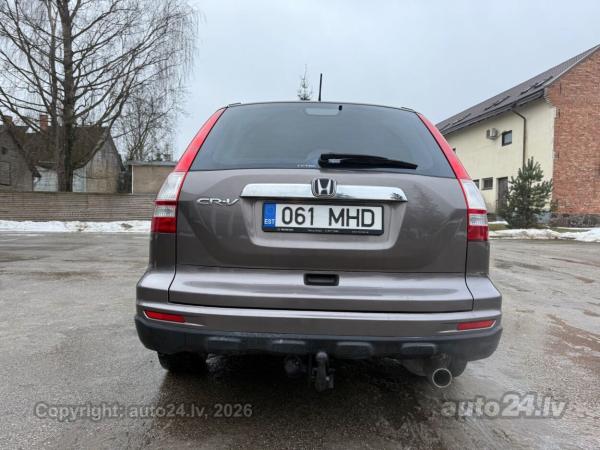 Beige Honda CR-V 2011 in Tartu, with an engine capacity of 2.00 L and mileage of 230 thousand km for 5950 €, photo 2 on AUTOMOTO.COM.LV