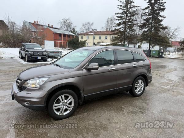 Beige Honda CR-V 2011 in Tartu, with an engine capacity of 2.00 L and mileage of 230 thousand km for 5950 €, photo 4 on AUTOMOTO.COM.LV