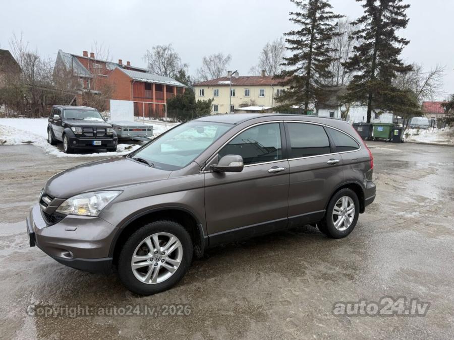Smilšu krāsa Honda CR-V 2011 Tartu, ar dzinēja tilpumu 2.00 L un nobraukumu 230 tūkst. km par 5950 €, foto 4 vietnē AUTOMOTO.COM.LV