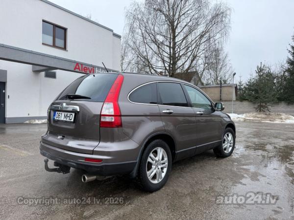 Beige Honda CR-V 2011 in Tartu, with an engine capacity of 2.00 L and mileage of 230 thousand km for 5950 €, photo 8 on AUTOMOTO.COM.LV