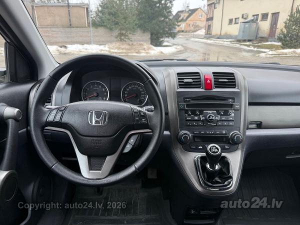 Beige Honda CR-V 2011 in Tartu, with an engine capacity of 2.00 L and mileage of 230 thousand km for 5950 €, photo 10 on AUTOMOTO.COM.LV