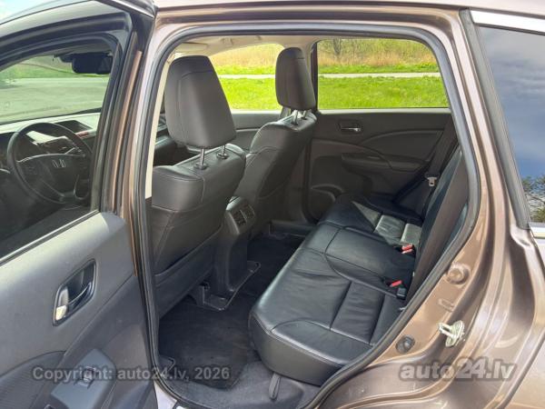 Smilšu krāsa Honda CR-V 2014 Tallina, ar dzinēja tilpumu 2.00 L un nobraukumu 234 tūkst. km par 9990 €, foto 6 vietnē AUTOMOTO.COM.LV