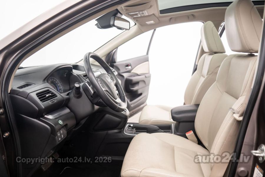 Smilšu krāsa Honda CR-V 2015 Tallina, ar dzinēja tilpumu 2.00 L un nobraukumu 171 tūkst. km par 14899 €, foto 9 vietnē AUTOMOTO.COM.LV