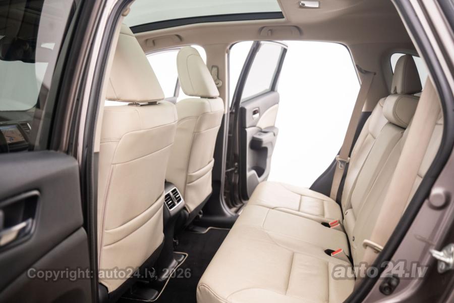 Smilšu krāsa Honda CR-V 2015 Tallina, ar dzinēja tilpumu 2.00 L un nobraukumu 171 tūkst. km par 14899 €, foto 10 vietnē AUTOMOTO.COM.LV