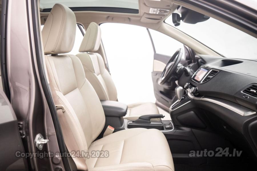 Smilšu krāsa Honda CR-V 2015 Tallina, ar dzinēja tilpumu 2.00 L un nobraukumu 171 tūkst. km par 14899 €, foto 12 vietnē AUTOMOTO.COM.LV