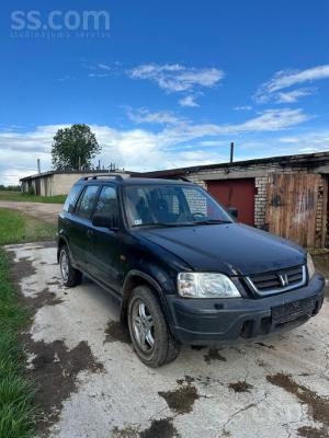 Black Honda CR-V 1998 in Gulbene, with an engine capacity of 2.00 L and mileage of 228 thousand km for 650 €, photo 3 on AUTOMOTO.COM.LV