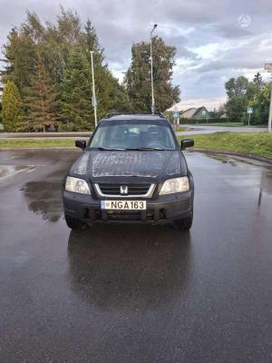 Melns Honda CR-V 1999 Ariogala, ar dzinēja tilpumu 1.97 L un nobraukumu 358 tūkst. km par 1250 €, foto 3 vietnē AUTOMOTO.COM.LV