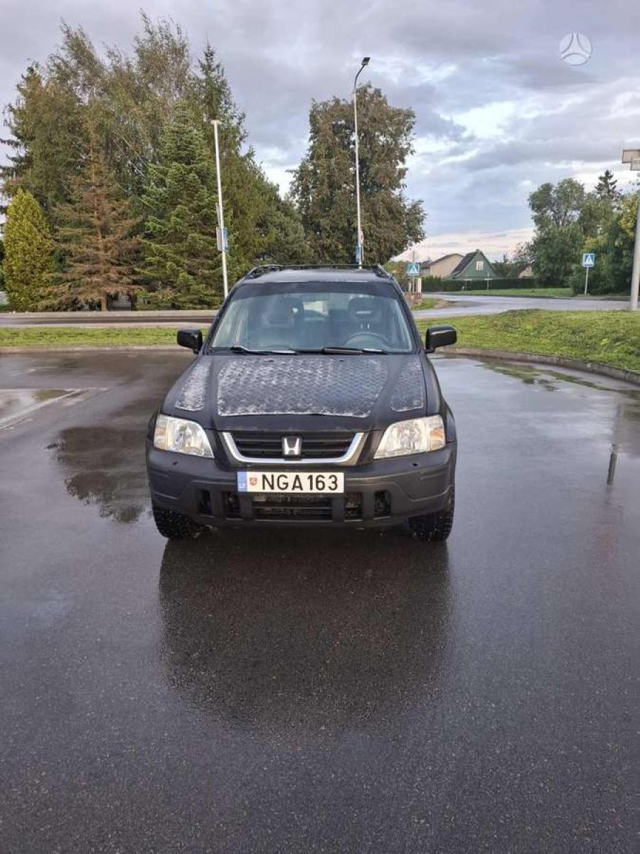 Melns Honda CR-V 1999 Ariogala, ar dzinēja tilpumu 1.97 L un nobraukumu 358 tūkst. km par 1250 €, foto 3 vietnē AUTOMOTO.COM.LV