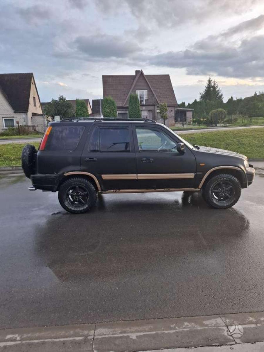 Melns Honda CR-V 1999 Ariogala, ar dzinēja tilpumu 1.97 L un nobraukumu 358 tūkst. km par 1250 €, foto 5 vietnē AUTOMOTO.COM.LV