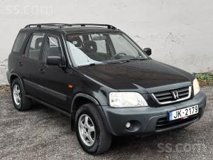 Black Honda CR-V 1999 in Riga, with an engine capacity of 2.00 L and mileage of 306 thousand km for 1350 €, photo 1 on AUTOMOTO.COM.LV