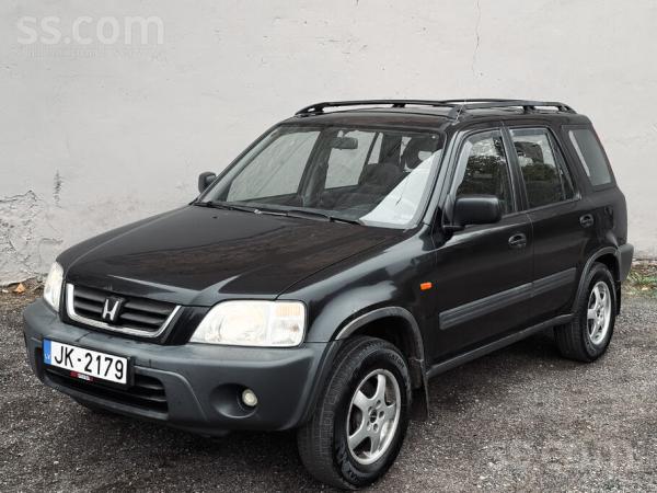 Black Honda CR-V 1999 in Riga, with an engine capacity of 2.00 L and mileage of 306 thousand km for 1350 €, photo 3 on AUTOMOTO.COM.LV