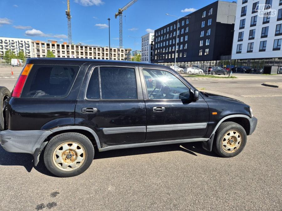 Melns Honda CR-V 2000 Viļņa, ar dzinēja tilpumu 2.00 L un nobraukumu 506 tūkst. km par 900 €, foto 7 vietnē AUTOMOTO.COM.LV