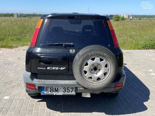 Black Honda CR-V 2000 in Klaipeda, with an engine capacity of 2.20 L and mileage of 219 thousand km for 1000 €, photo 6 on AUTOMOTO.COM.LV