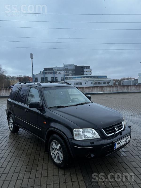 Melns Honda CR-V 2001 Rīga, ar dzinēja tilpumu 2.00 L un nobraukumu 0 tūkst. km par 1100 €, foto 1 vietnē AUTOMOTO.COM.LV