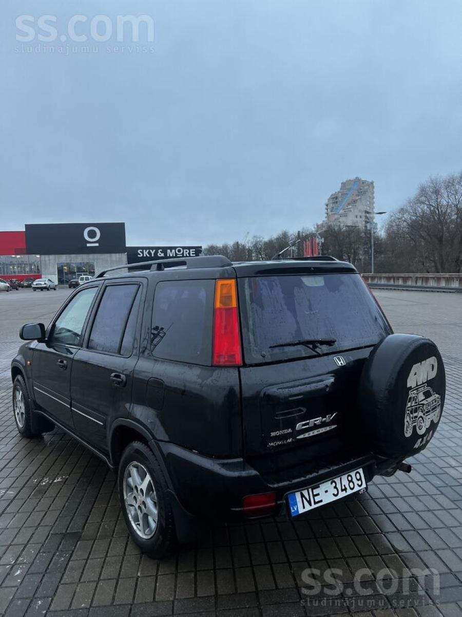Melns Honda CR-V 2001 Rīga, ar dzinēja tilpumu 2.00 L un nobraukumu 0 tūkst. km par 1100 €, foto 3 vietnē AUTOMOTO.COM.LV