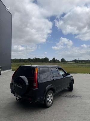 Melns Honda CR-V 2003 Šauļi, ar dzinēja tilpumu 2.00 L un nobraukumu 400 tūkst. km par 1950 €, foto 5 vietnē AUTOMOTO.COM.LV