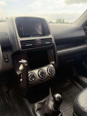 Melns Honda CR-V 2003 Šauļi, ar dzinēja tilpumu 2.00 L un nobraukumu 400 tūkst. km par 1950 €, foto 12 vietnē AUTOMOTO.COM.LV