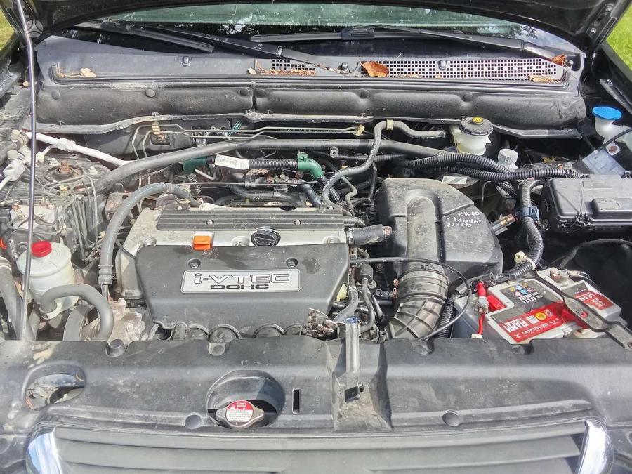 Black Honda CR-V 2003 in Jurbarkas, with an engine capacity of 2.00 L and mileage of 323 thousand km for 1500 €, photo 6 on AUTOMOTO.COM.LV
