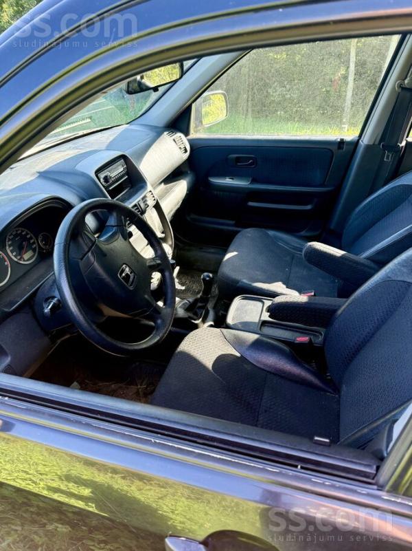 Melns Honda CR-V 2003 Dobele, ar dzinēja tilpumu 2.00 L un nobraukumu 327 tūkst. km par 550 €, foto 5 vietnē AUTOMOTO.COM.LV