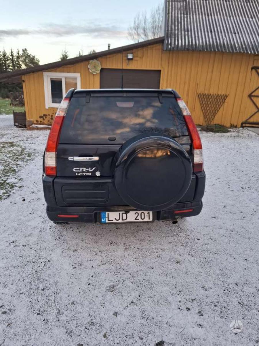 Melns Honda CR-V 2005 Panevēža, ar dzinēja tilpumu 2.20 L un nobraukumu 300 tūkst. km par 2700 €, foto 3 vietnē AUTOMOTO.COM.LV