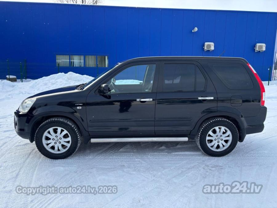 Melns Honda CR-V 2005 Paide, ar dzinēja tilpumu 2.00 L un nobraukumu 211 tūkst. km par 3790 €, foto 3 vietnē AUTOMOTO.COM.LV