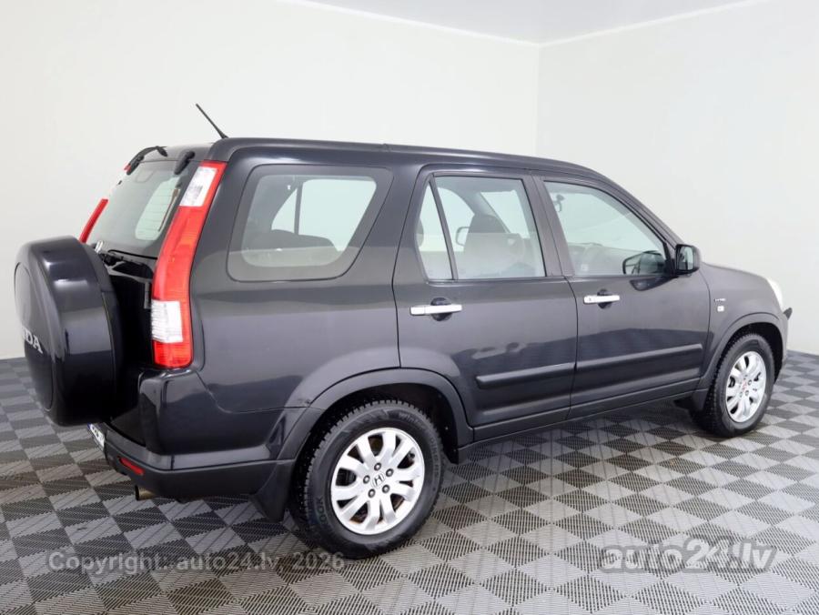 Melns Honda CR-V 2005 Tallina, ar dzinēja tilpumu 2.00 L un nobraukumu 313 tūkst. km par 999 €, foto 3 vietnē AUTOMOTO.COM.LV