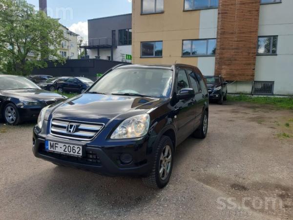 Black Honda CR-V 2005 in Daugavpils, with an engine capacity of 2.20 L and mileage of 0 thousand km for 3650 €, photo 1 on AUTOMOTO.COM.LV