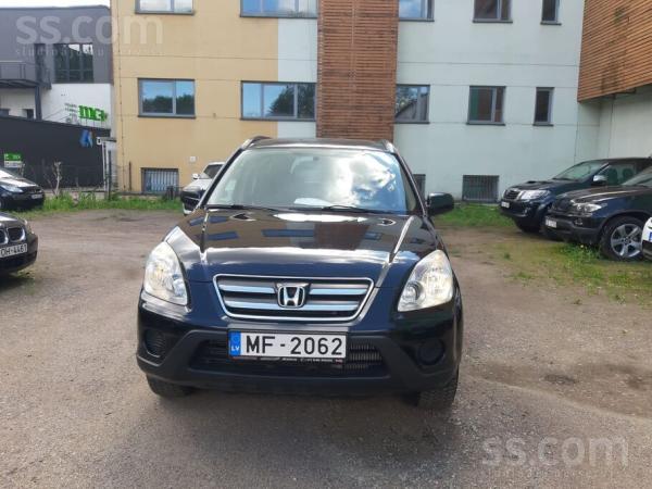 Black Honda CR-V 2005 in Daugavpils, with an engine capacity of 2.20 L and mileage of 0 thousand km for 3650 €, photo 2 on AUTOMOTO.COM.LV