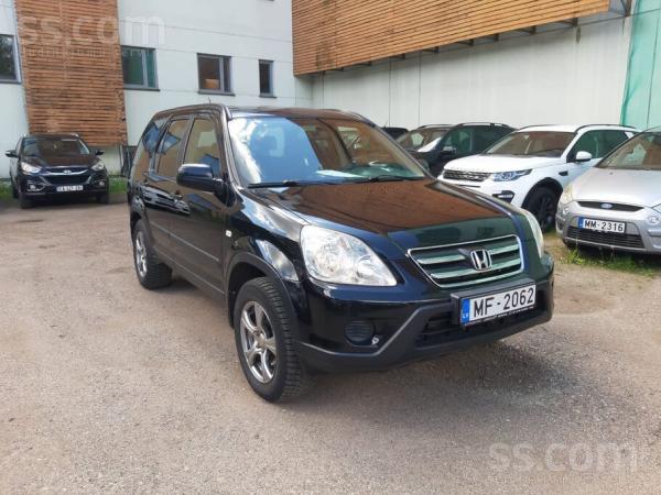 Black Honda CR-V 2005 in Daugavpils, with an engine capacity of 2.20 L and mileage of 0 thousand km for 3650 €, photo 3 on AUTOMOTO.COM.LV