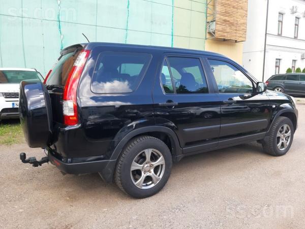 Black Honda CR-V 2005 in Daugavpils, with an engine capacity of 2.20 L and mileage of 0 thousand km for 3650 €, photo 4 on AUTOMOTO.COM.LV