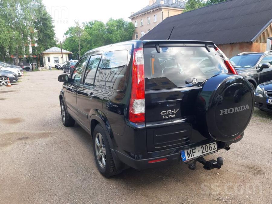 Melns Honda CR-V 2005 Daugavpils, ar dzinēja tilpumu 2.20 L un nobraukumu 0 tūkst. km par 3650 €, foto 9 vietnē AUTOMOTO.COM.LV