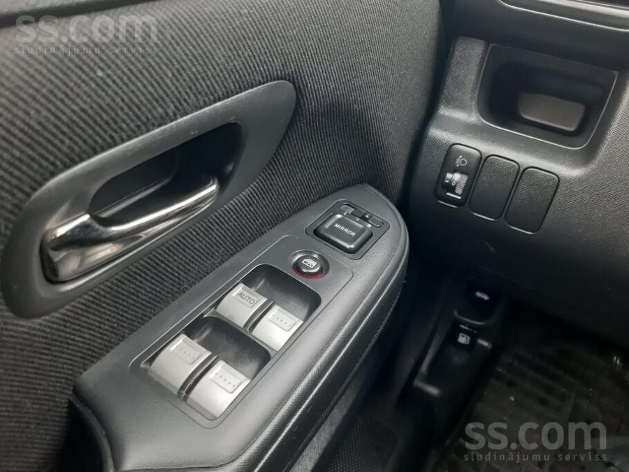 Melns Honda CR-V 2005 Daugavpils, ar dzinēja tilpumu 2.20 L un nobraukumu 0 tūkst. km par 3650 €, foto 14 vietnē AUTOMOTO.COM.LV