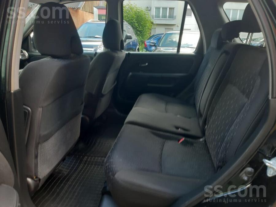 Melns Honda CR-V 2005 Daugavpils, ar dzinēja tilpumu 2.20 L un nobraukumu 0 tūkst. km par 3650 €, foto 17 vietnē AUTOMOTO.COM.LV